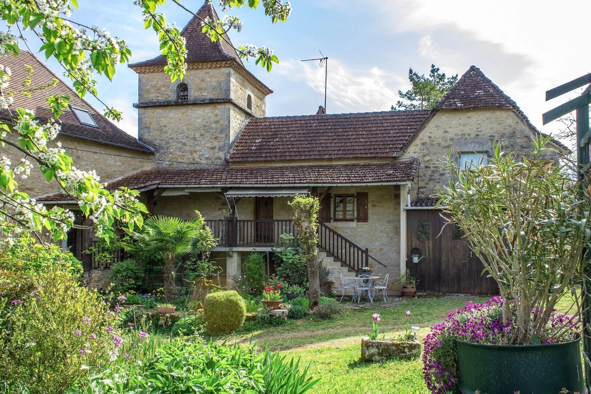 Béduer Charm: Quercynoise Stone Home with Pigeonnier, Apartment, and ...
